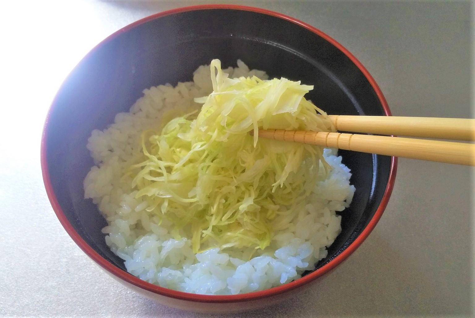 キャベツたっぷり！やきとり丼｜介護食とカラダのコラム＆レシピ｜食事の相談窓口サイト【ごはんde笑顔そして健康】