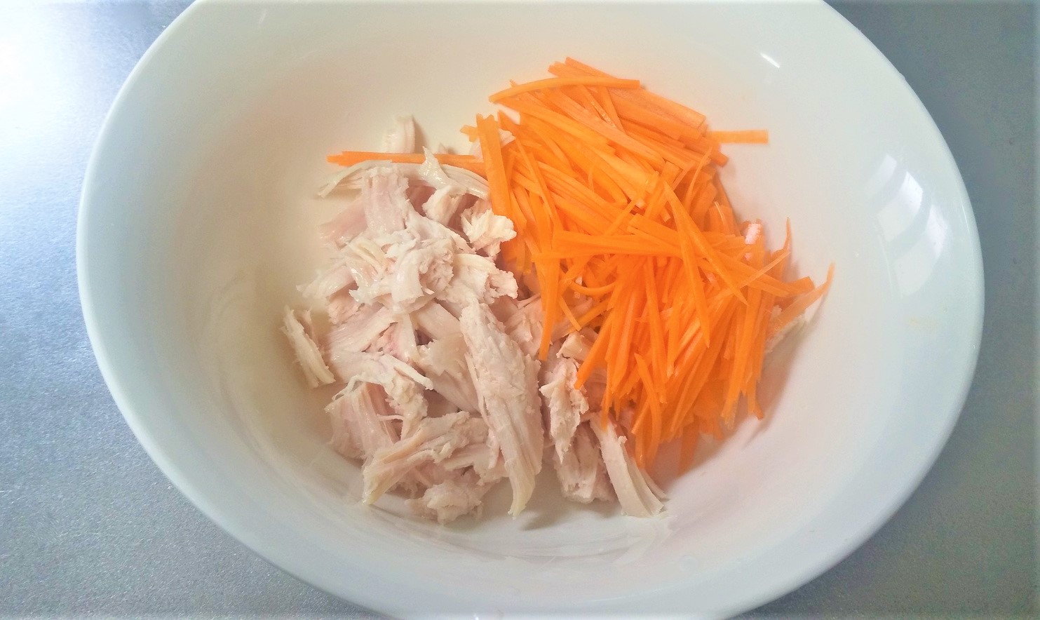 サラダチキンde青のりマヨ和え｜介護食とカラダのコラム＆レシピ｜食事の相談窓口サイト【ごはんde笑顔そして健康】