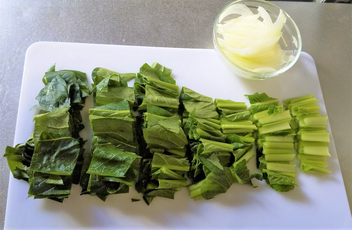 揚げしめじと青菜のコクうま和え｜介護食とカラダのコラム＆レシピ｜食事の相談窓口サイト【ごはんde笑顔そして健康】
