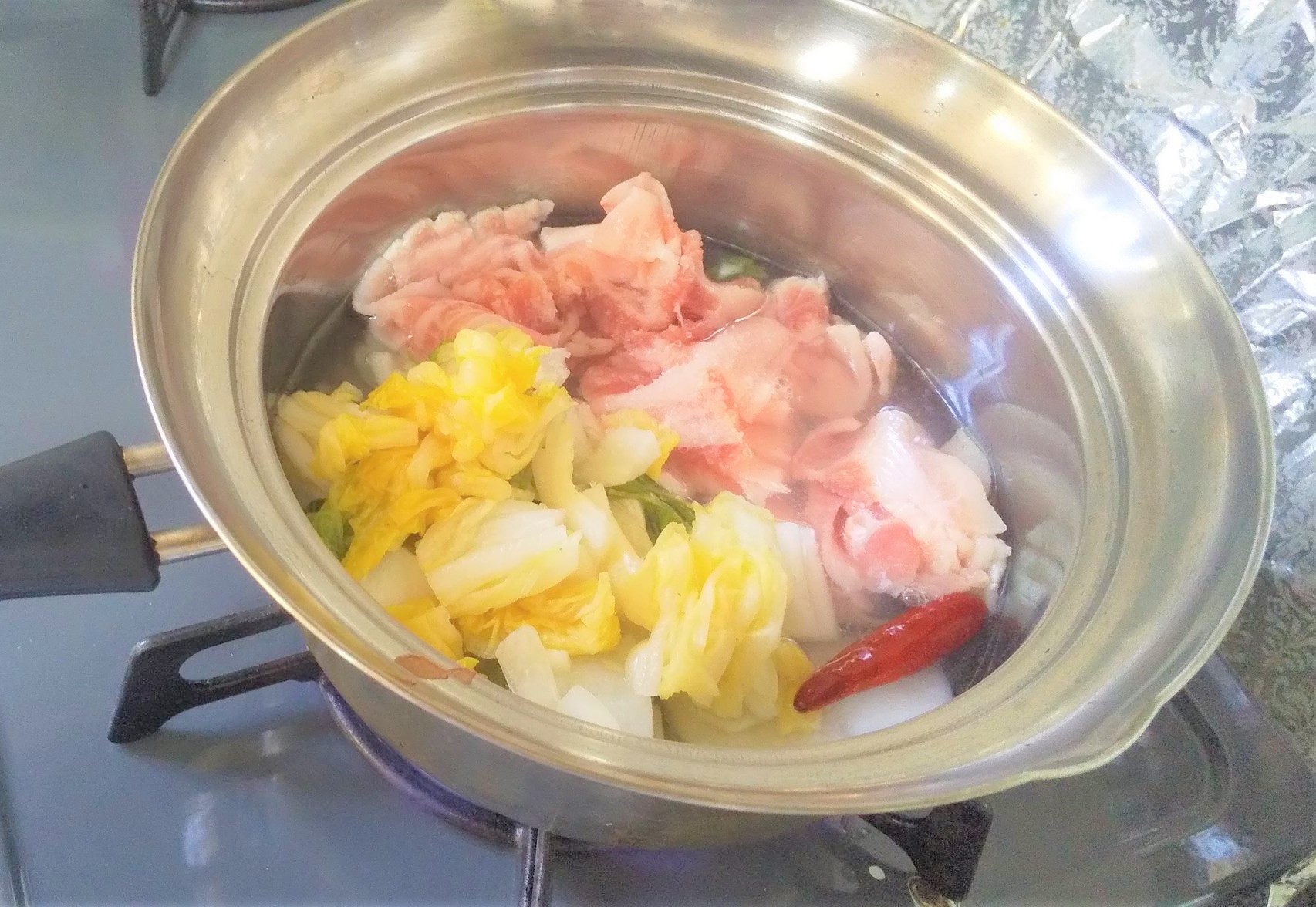 超簡単！白菜漬けと豚バラのうま煮｜介護食とカラダのコラム＆レシピ｜食事の相談窓口サイト【ごはんde笑顔そして健康】