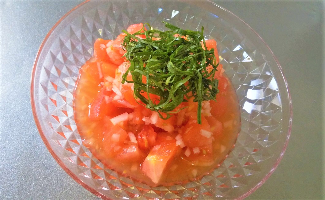 簡単！トマトの和風冷菜｜介護食とカラダのコラム＆レシピ｜食事の相談窓口サイト【ごはんde笑顔そして健康】
