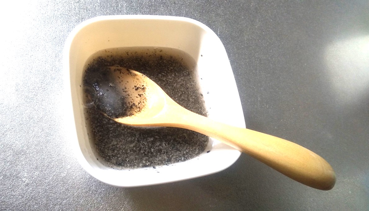 おかゆdeおもち風黒ごまソース｜介護食とカラダのコラム＆レシピ｜食事の相談窓口サイト【ごはんde笑顔そして健康】